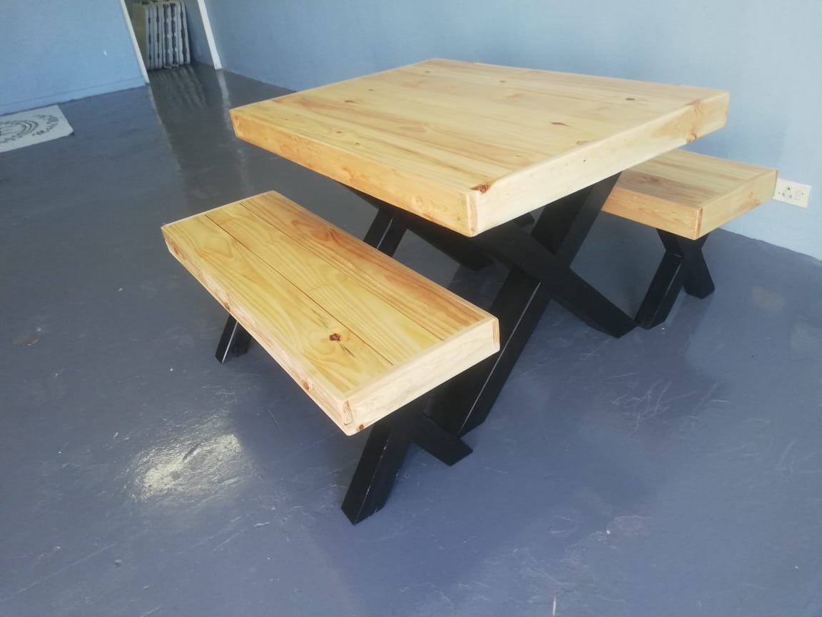 4seater Crossed Leg Set Black Natural Wood Colour – Modern Benches