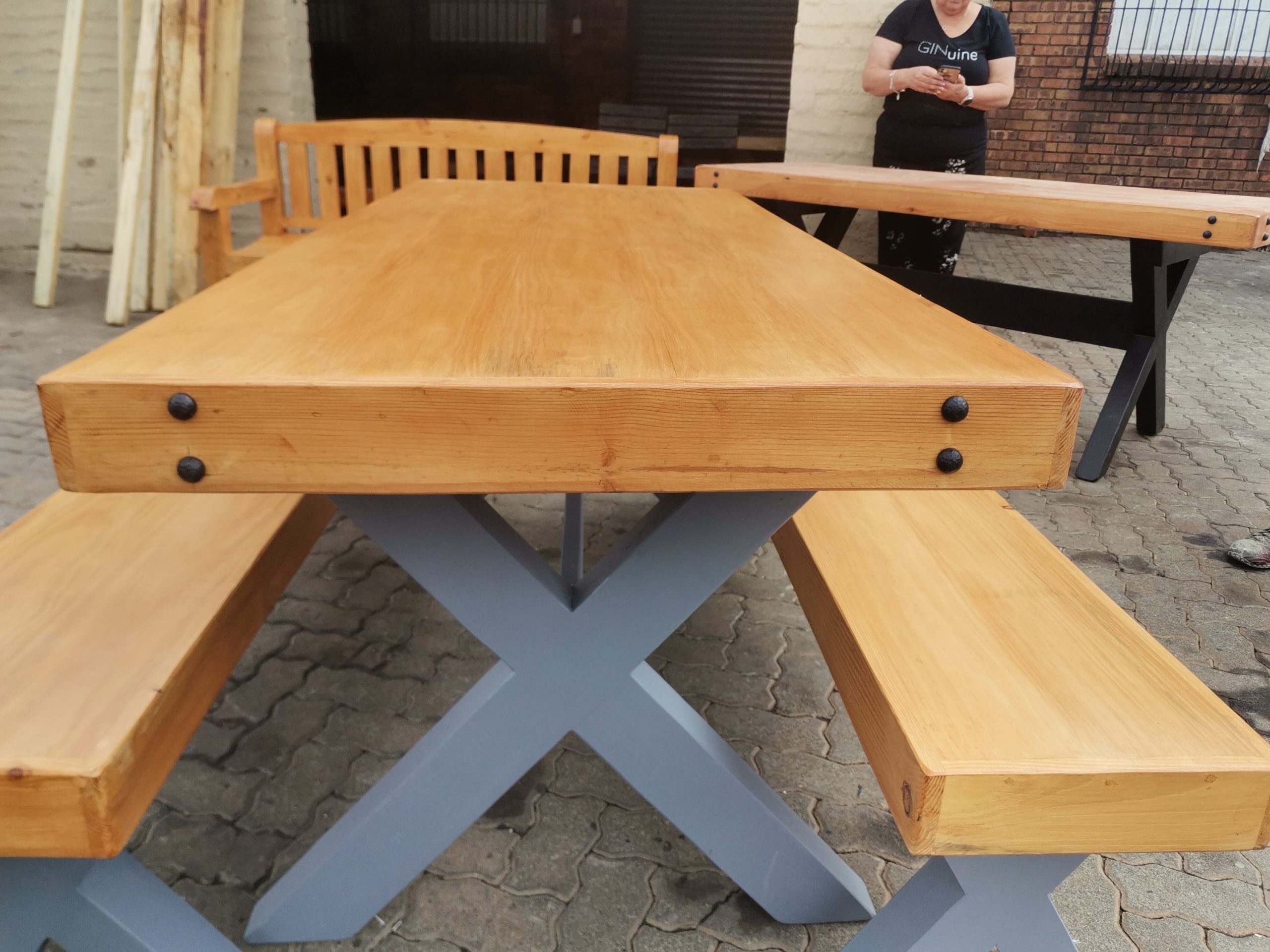 8seater crossed leg Grey and Natural Meranti with KNOBS Set – Modern ...